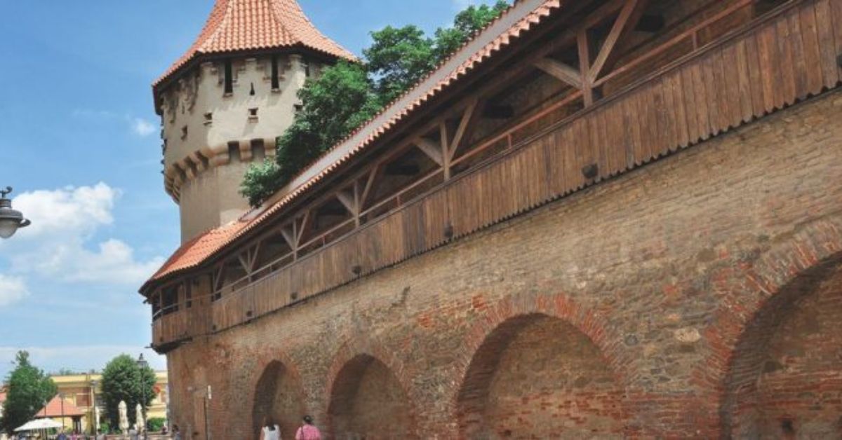 Top 10 Atracții Turistice în Sibiu: O Călătorie Prin Inima Transilvaniei