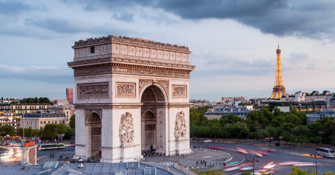 Locuri de Vizitat în Paris: Top 10 Obiective Turistice și Atracții