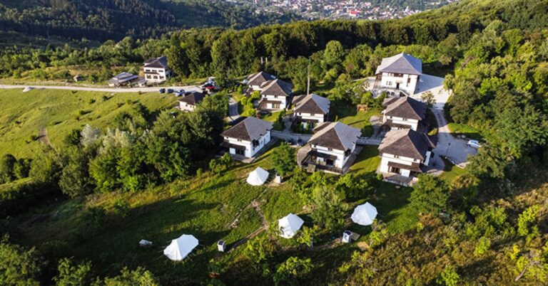 Top Locații Team Building în România [Ghid Complet 2025]