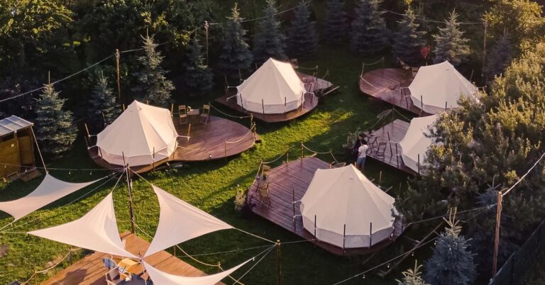 Top Glamping România: Locuri de Cazare în Igloo