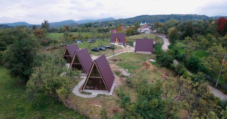 Top Cabane A Frame pentru 2 Persoane de Închiriat